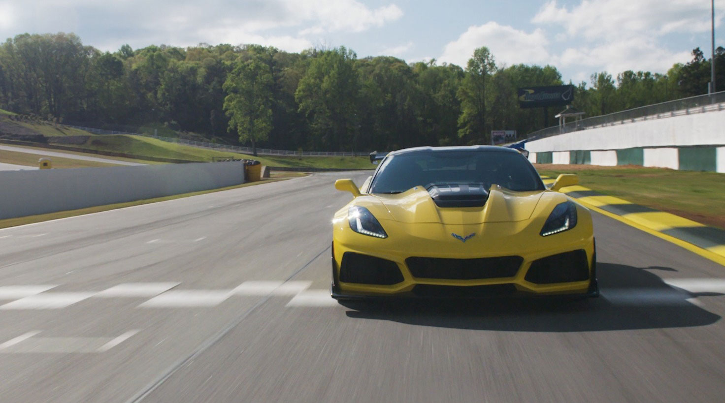 C7 Corvette ZR1 - Pure Driving Footage - APEX.one