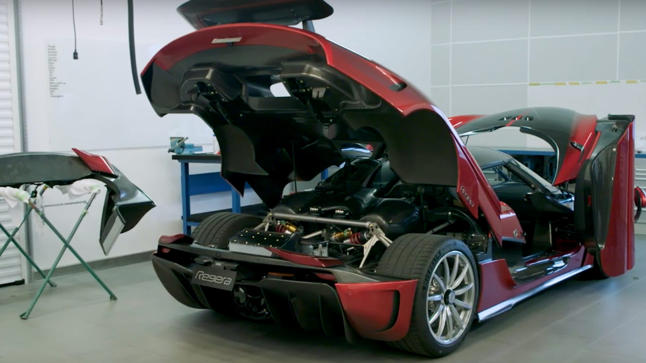 Koenigsegg Regera Hybrid Hypercar Walkaround - APEX.one